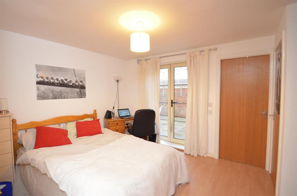 Skipton House, Lawrence Square York 3 bed private hall - £1,560 pcm (£ ...