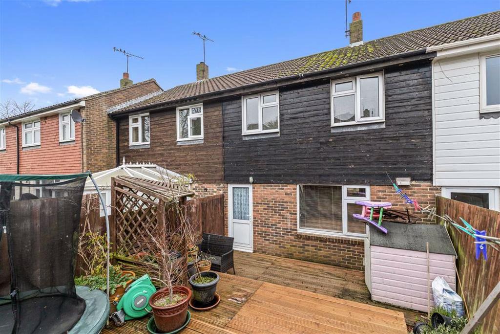 Rectory Way Kennington Ashford 3 Bed Terraced House £220 000