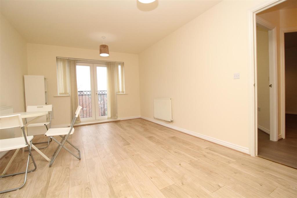 Signet Square, Lower Stoke, Coventry 2 bed apartment - £130,000