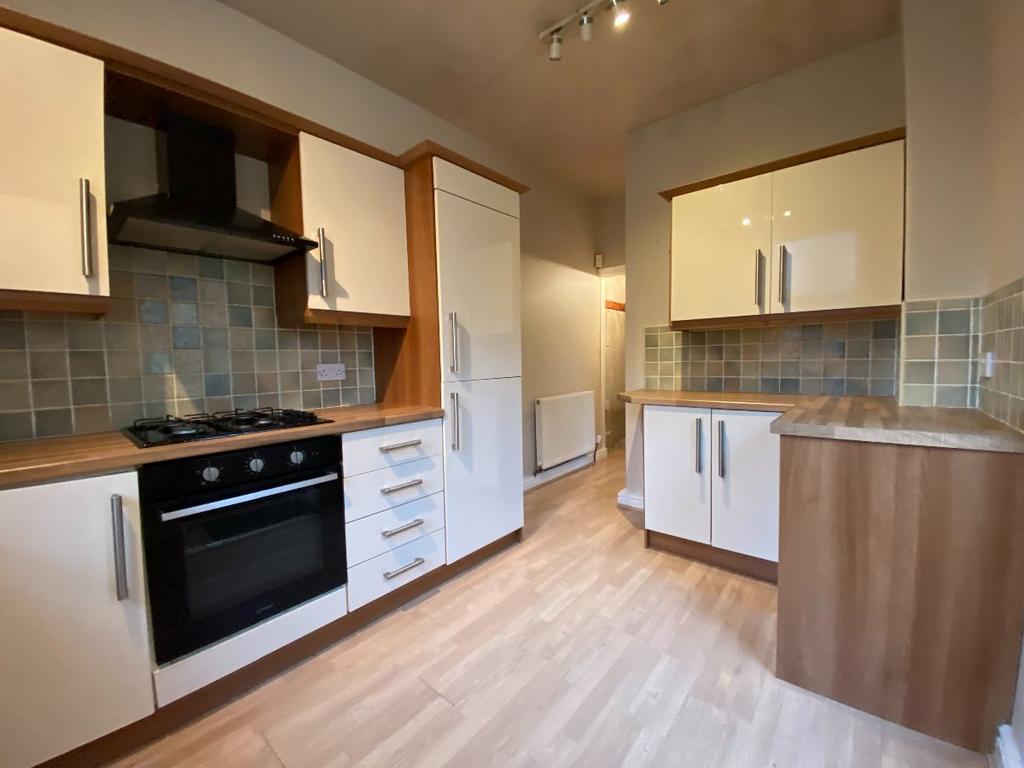 4 Spring Lane Blackburn. Lancs. BB2 2TE 3 bed terraced house - £575 pcm ...
