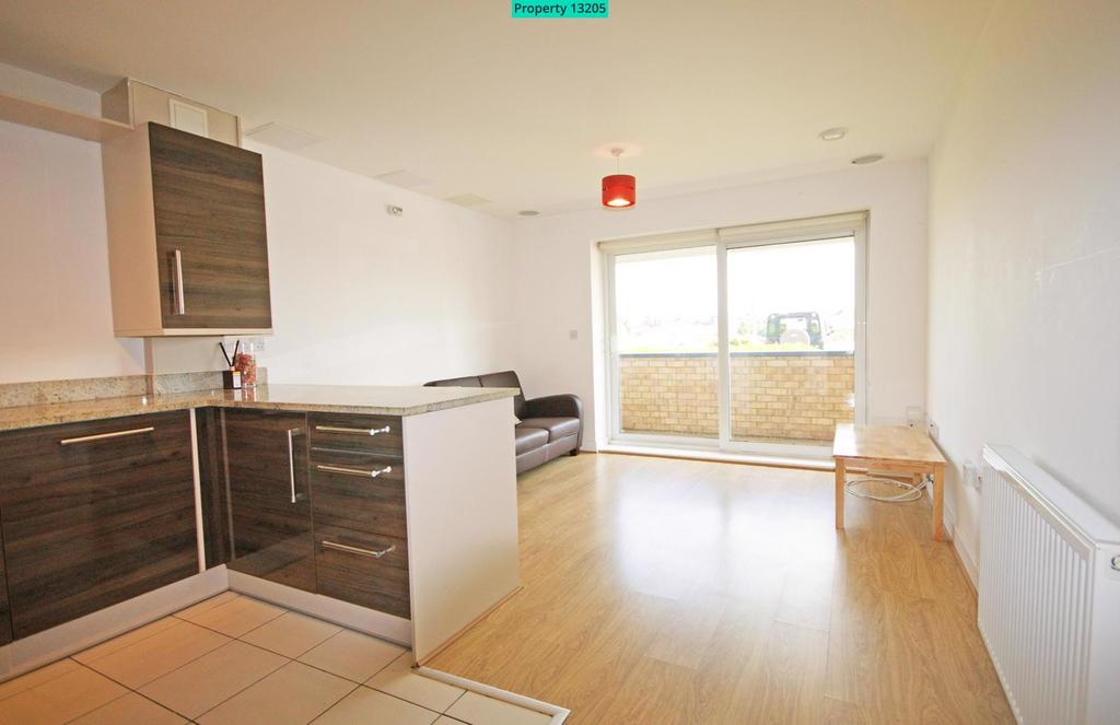 GRAND DRIVE, LONDON, SW20 9EB 1 bed ground floor flat - £1,250 pcm (£ ...