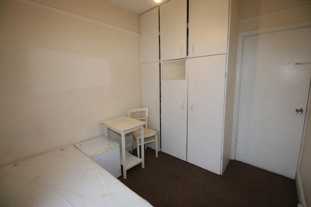Bulstrode Road, HOUNSLOW, Greater... 1 bed in a flat share - £450 pcm ...