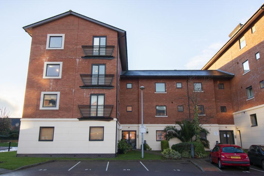 Henke Court, Cardiff 2 bed apartment - £180,000