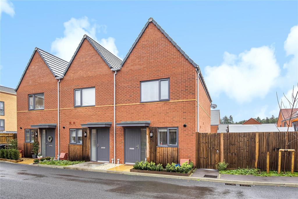 Empire Walk, Bordon, Hampshire, GU35 2 bed house - £312,000