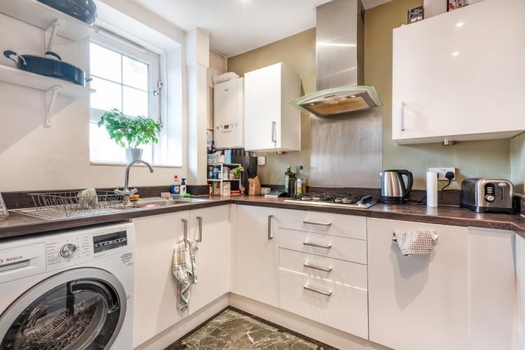 Rockingham Street London SE1 2 bed apartment - £1,350 pcm (£312 pw)