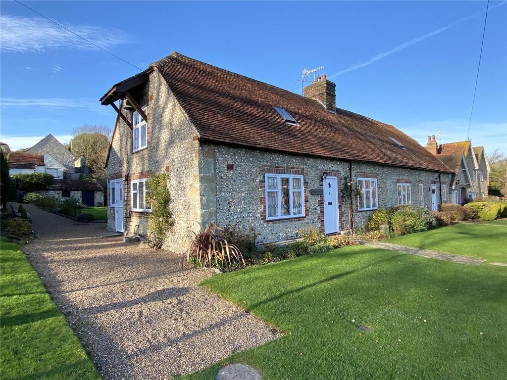 Manor Way, Ratton, Eastbourne, East... 2 bed semi-detached house - £425,000