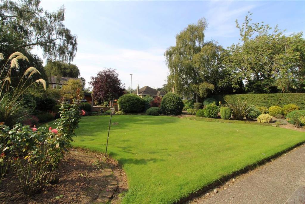 Hall Close, Nafferton, East Yorkshire 3 bed detached bungalow - £200,000