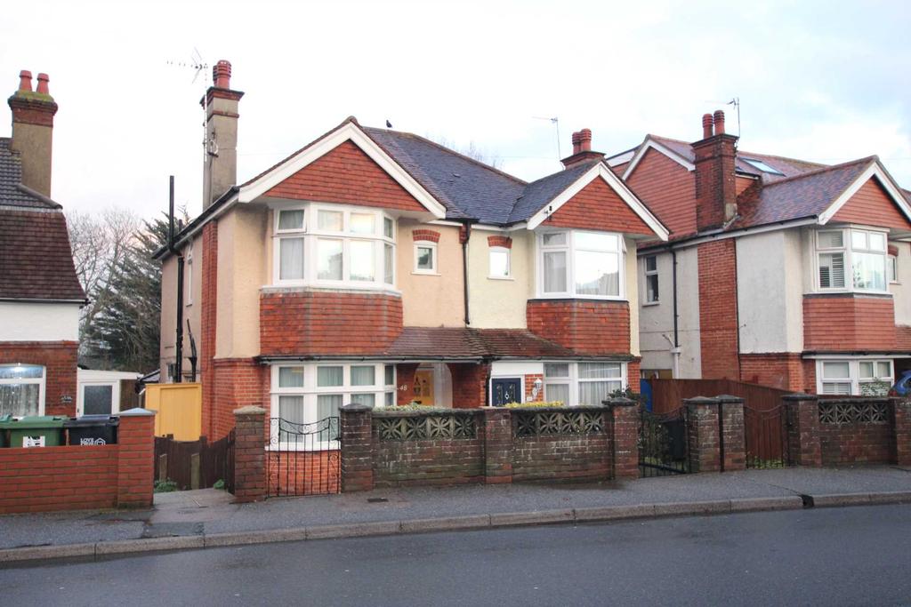 Brodrick Road, Eastbourne, BN22 9NR 3 bed semi-detached house - £289,000