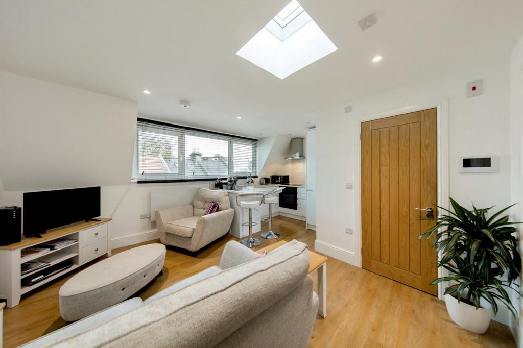 Morrish Rd, SW2 1 bed flat - £1,083 pcm (£250 pw)