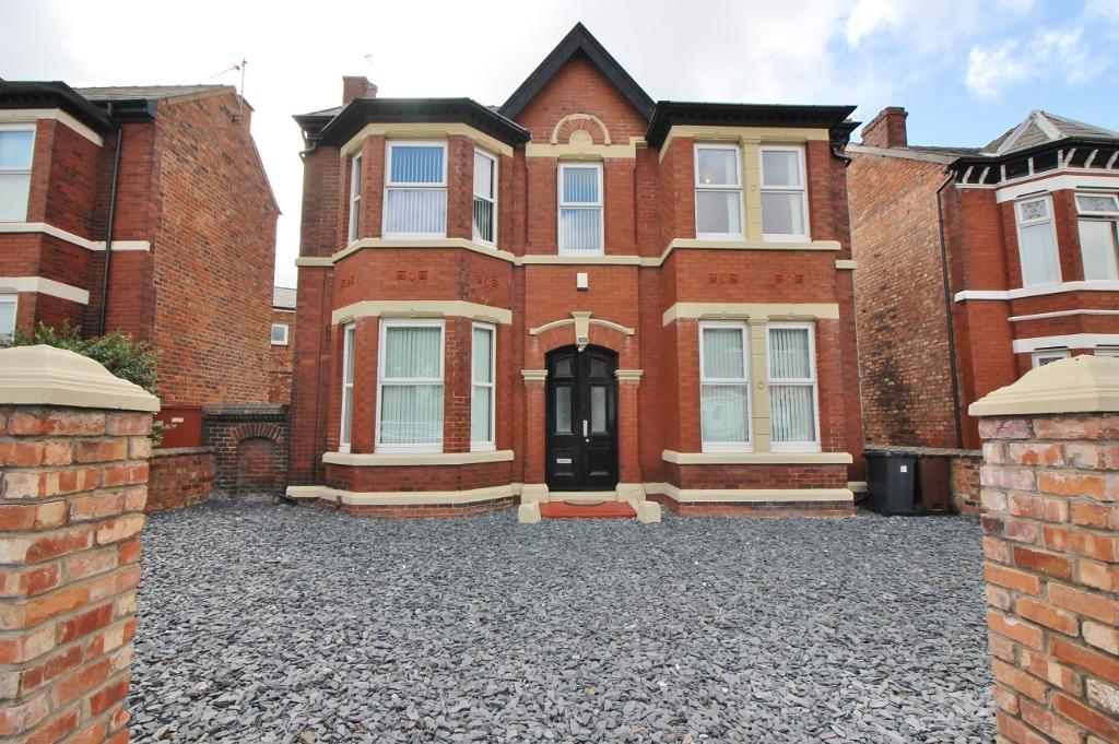 Tithebarn Road, Southport, PR8 4 bed detached house - £250,000