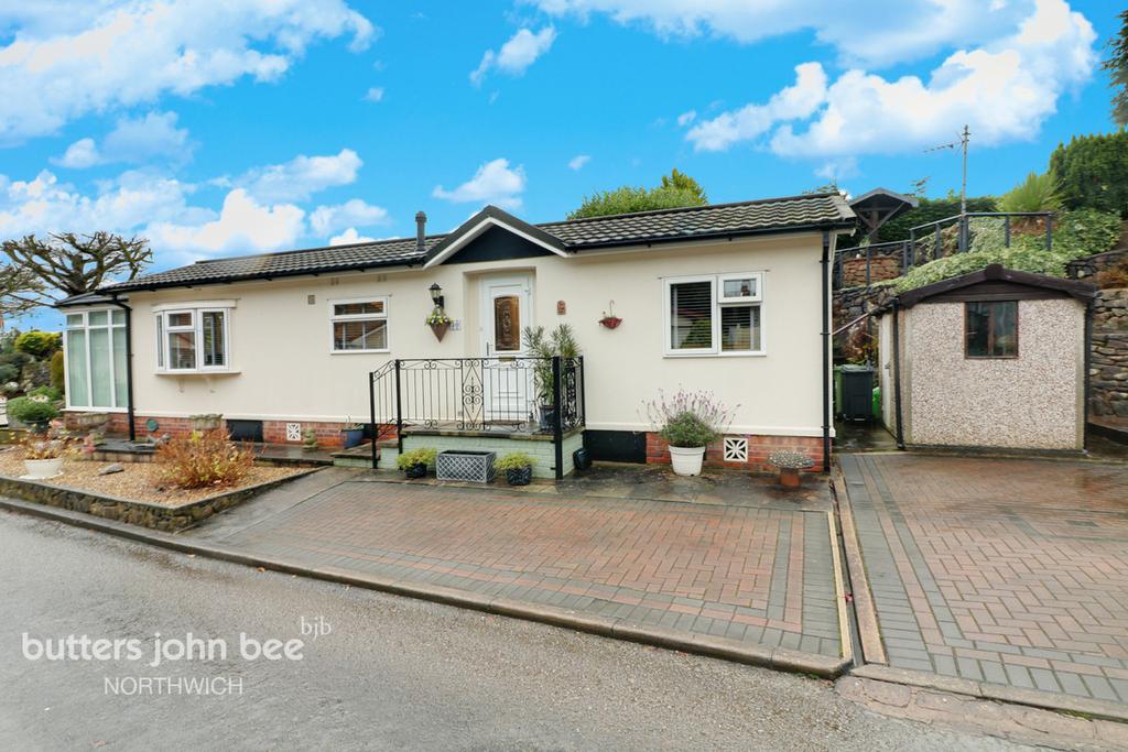 Eddisbury Hill, Northwich 2 bed park home - £130,000