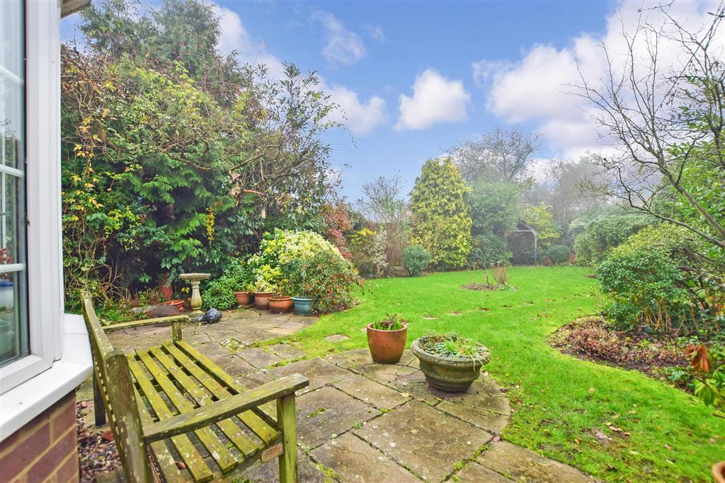 Chapel Road, Smallfield, Surrey 3 bed detached bungalow - £475,000