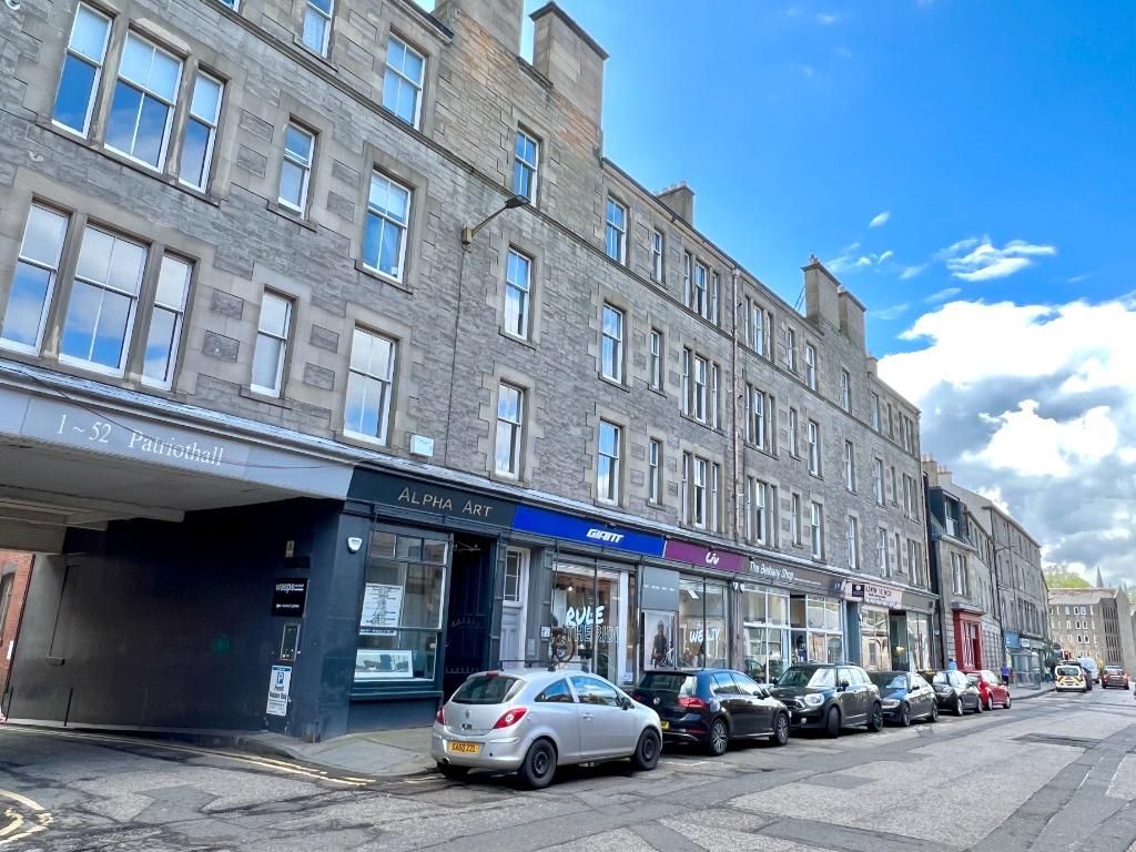 Hamilton Place, Stockbridge... 2 bed flat - £1,450 pcm (£335 pw)