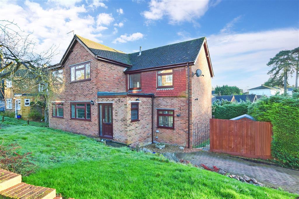 Vicary Way, Maidstone, Kent 5 bed detached house - £500,000