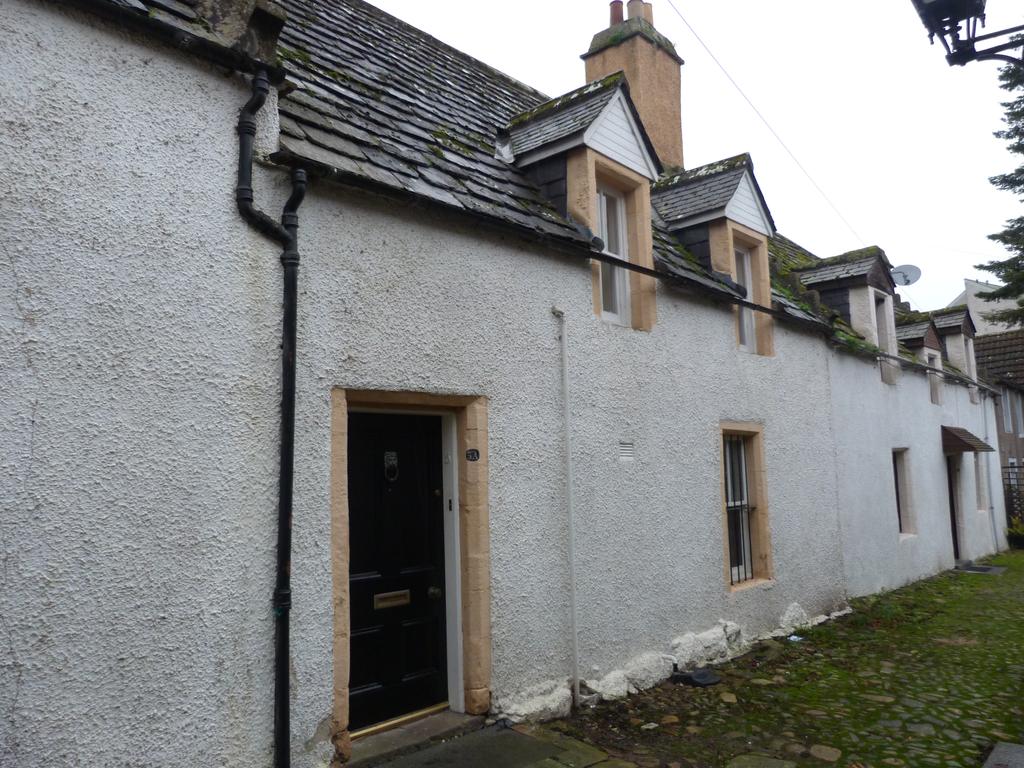 High Street, Braco Close, Elgin 3 bed townhouse - £650 pcm (£150 pw)