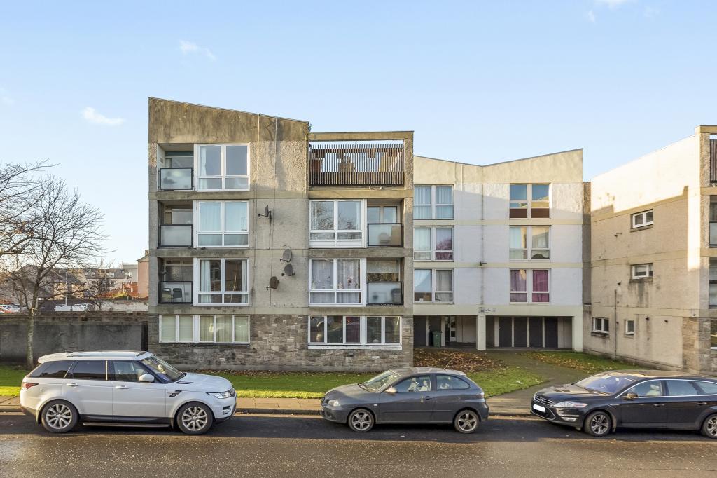 25G Newbigging, Musselburgh, EH21 7AL 3 bed flat - £145,000