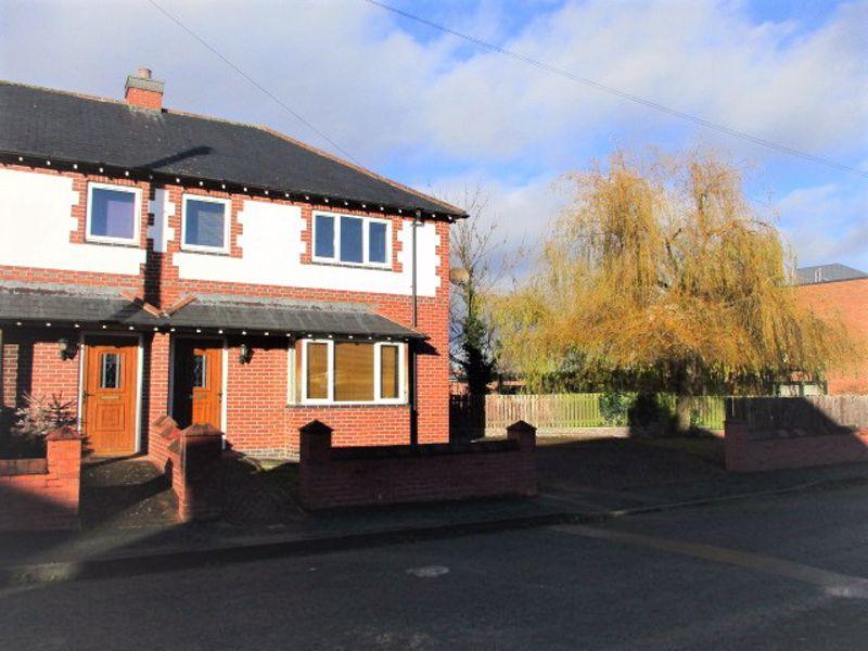 Newton Street, LL13 3 bed semi-detached house - £550 pcm (£127 pw)