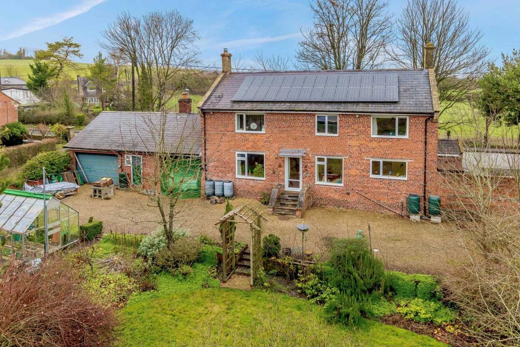 Codford 4 bed detached house - £495,000