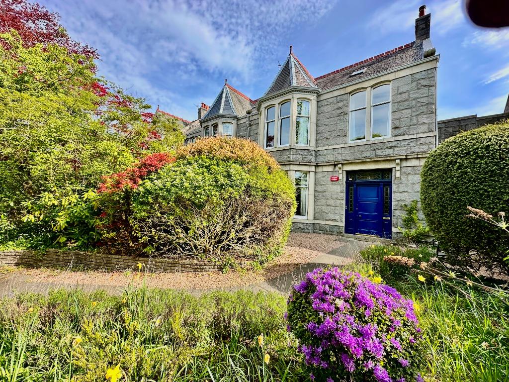 Bayview Road, West End, Aberdeen, AB15 6 bed semi-detached house - £ ...