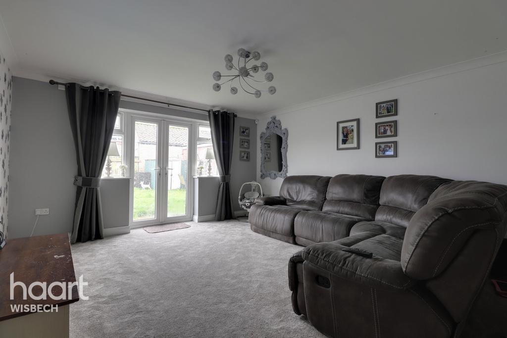 Back Road, Murrow 3 bed detached bungalow - £185,000