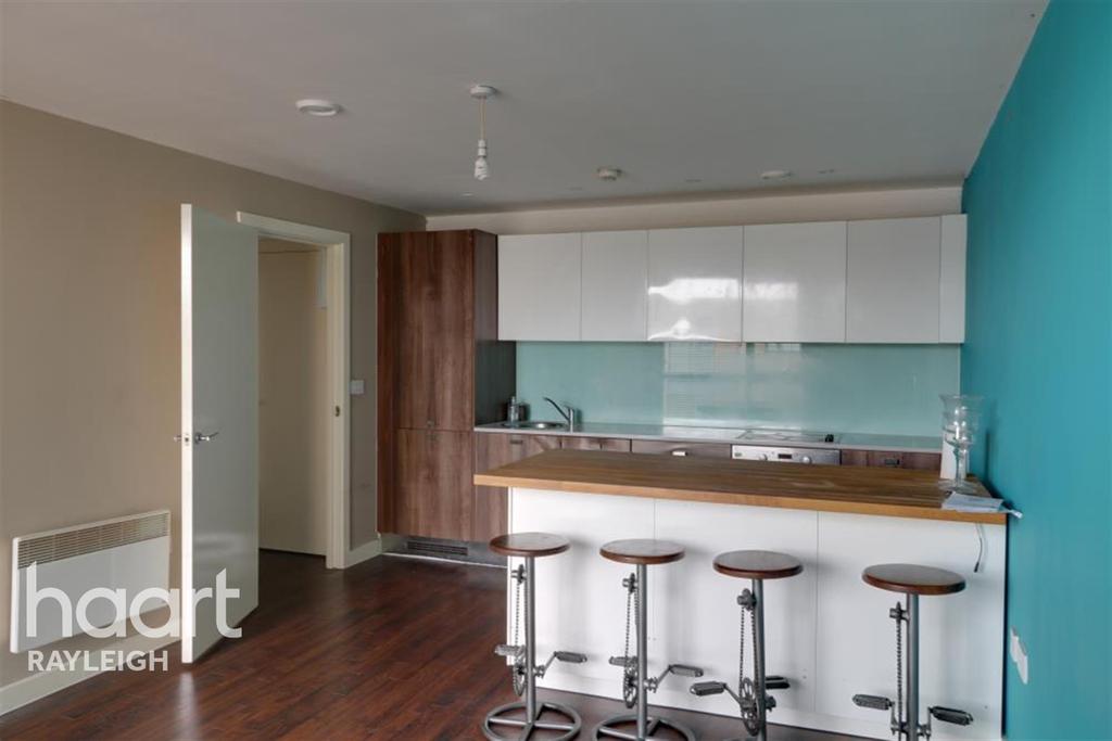 The Icon, Basildon 2 bed flat - £1,050 pcm (£242 pw)