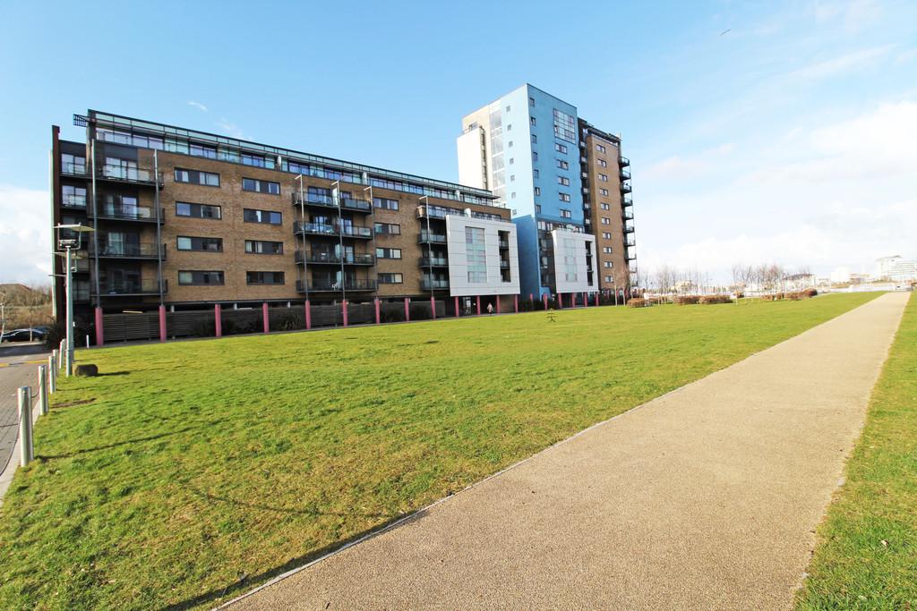 Lady Isle, Prospect Place, Cardiff Bay 1 bed apartment - £900 pcm (£208 pw)