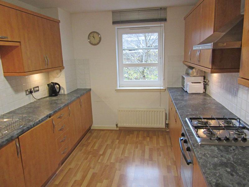 Powderhall Rigg, Broughton... 2 bed flat - £945 pcm (£218 pw)