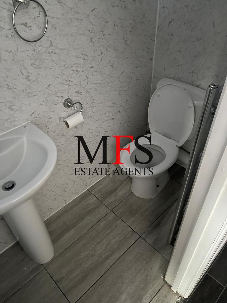 Barra Hall Road, Hayes, UB3 2 bed maisonette - £1,450 pcm (£335 pw)