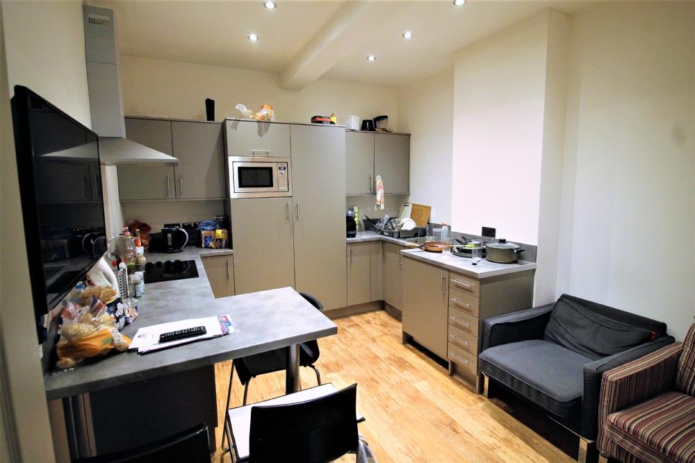 Flat 3 St Anne's Well 4 bed flat - £2,340 pcm (£540 pw)