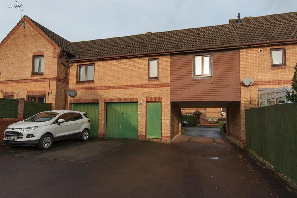 Penny Royal Close, Calne 2 bed coach house - £165,000