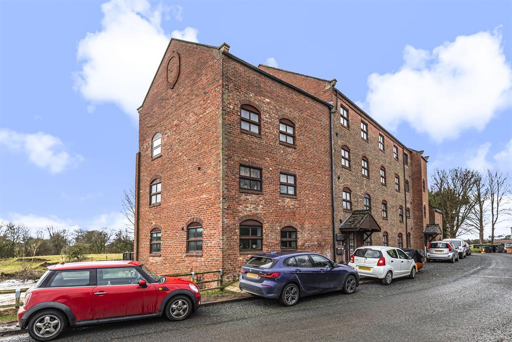 Topcliffe Mill, North Yorkshire, YO7 3 bed flat - £700 pcm (£162 pw)