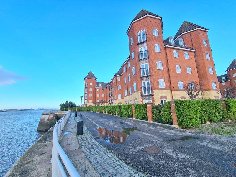 Quebec Quay, Liverpool 2 bed apartment - £225,000