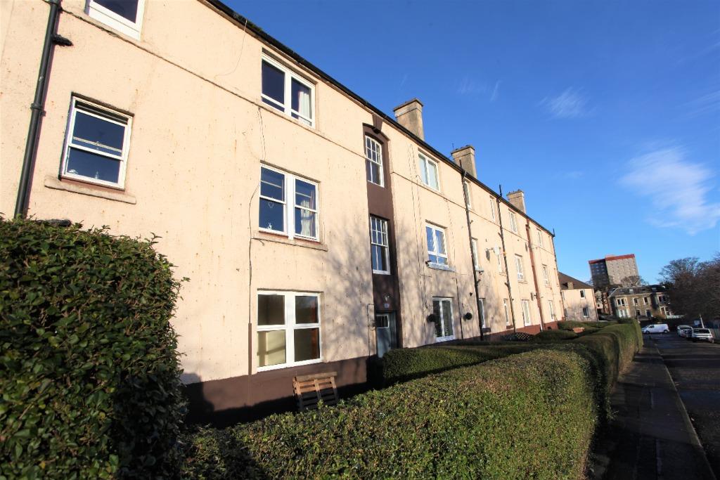 Lochend Park, Lochend, Edinburgh, EH7... 2 bed flat - £745 pcm (£172 pw)