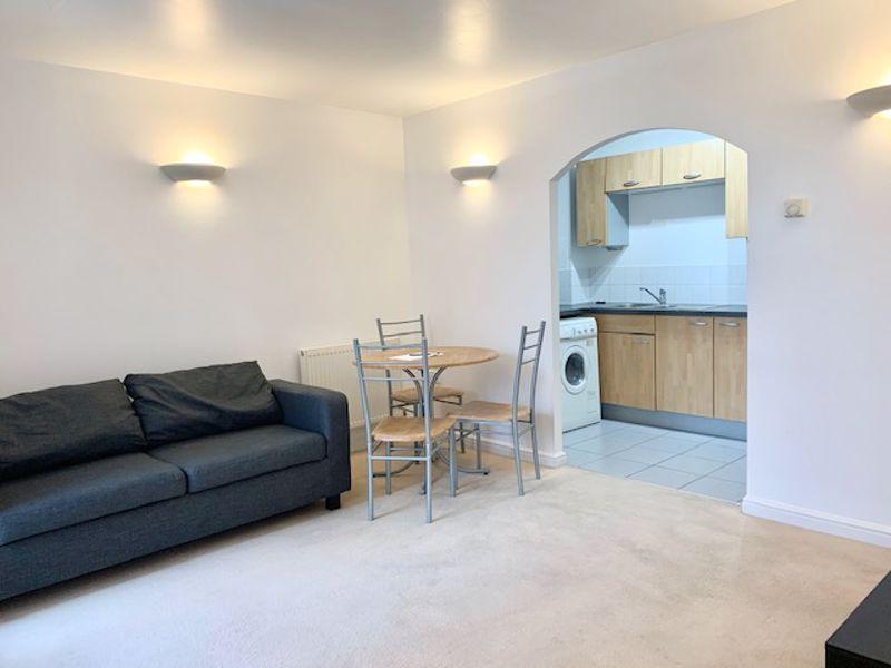 Richmond Road, Hacon Square, Hackney... 2 bed apartment - £1,500 pcm (£ ...