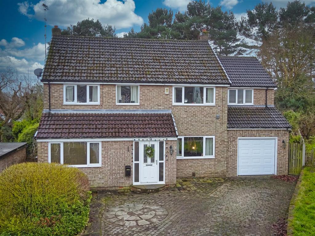 Perth Mount, Horsforth 4 bed detached house - £679,950