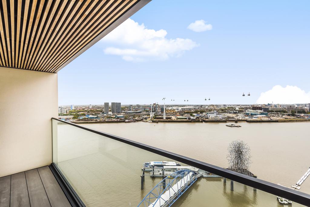 No.2, 10 Cutter Lane, Upper... 3 bed flat - £1,195,000