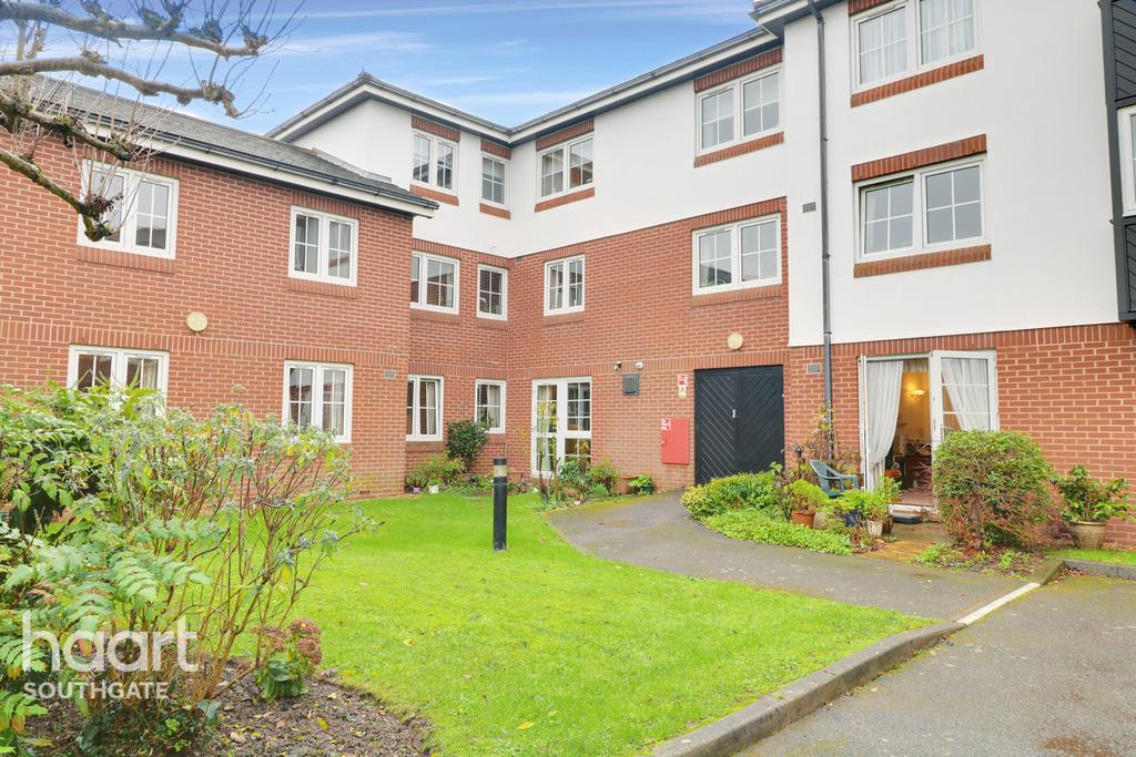 Avenue Road, London 2 bed apartment - £300,000