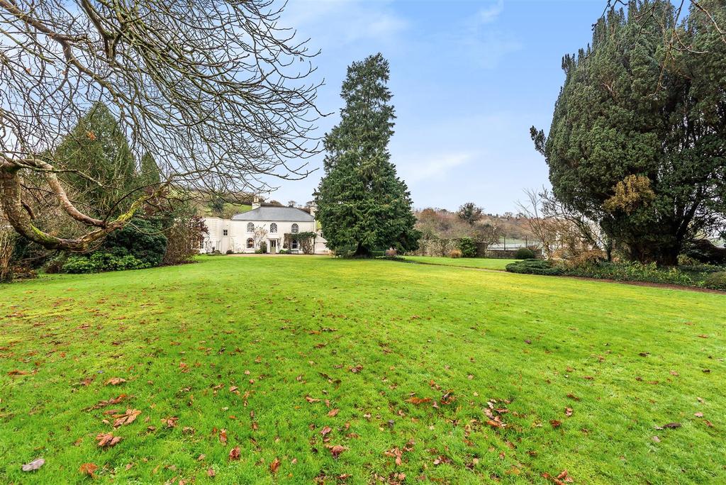 Colston Road, Buckfastleigh 8 bed detached house - £1,350,000