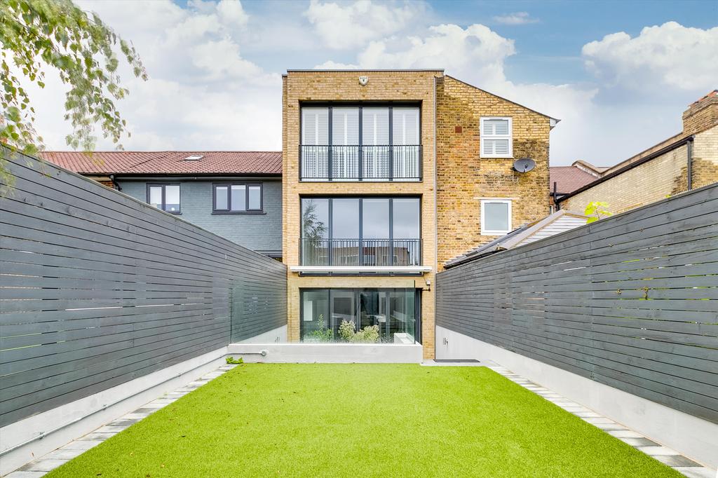 Chetwode Road, Wandsworth, London, SW17 4 bed terraced house - £3,000 ...