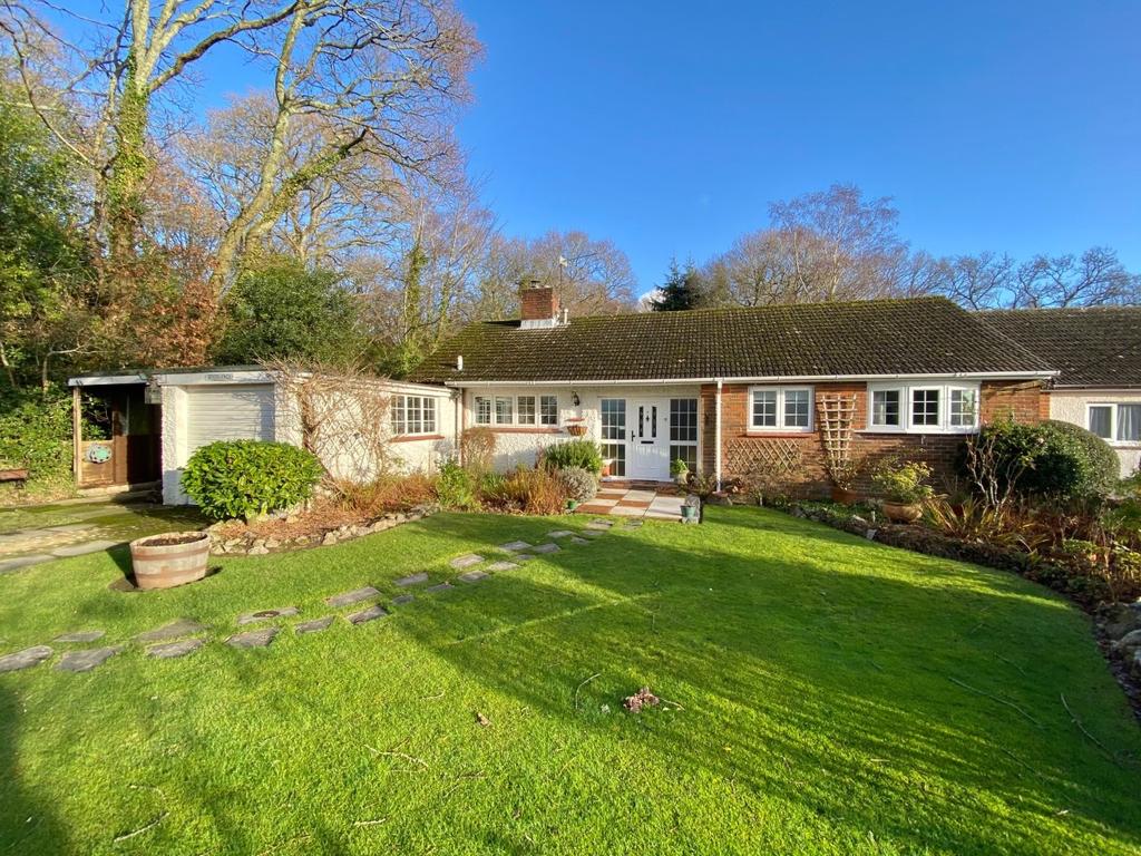 Park Lane, Otterbourne, Winchester SO21 3 bed detached bungalow - £675,000