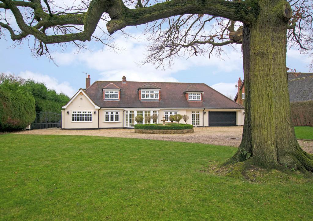 Stonehouse Lane, Alvechurch, B48 7BA 5 bed detached house - £1,150,000