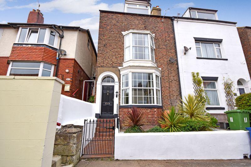 Well Close Square, Whitby 5 bed semi-detached house - £295,000