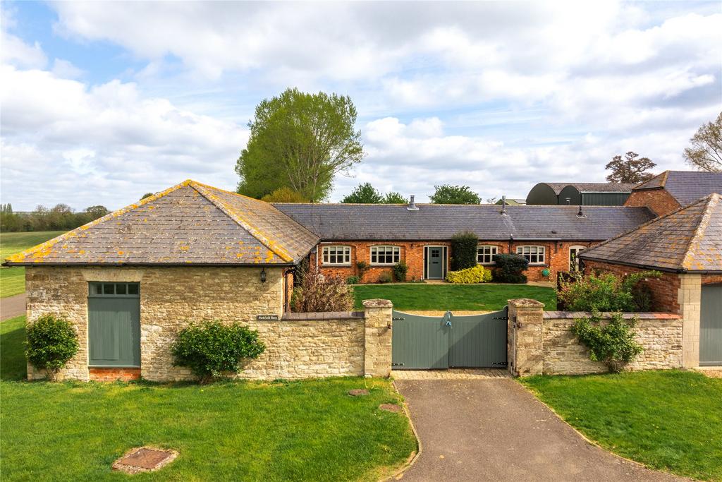 Park Farm, Tyringham, Newport... 3 bed barn conversion - £2,650 pcm (£ ...