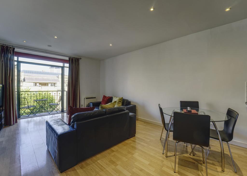 Victoria House, The Headrow, Leeds... 2 bed apartment - £1,250 pcm (£ ...