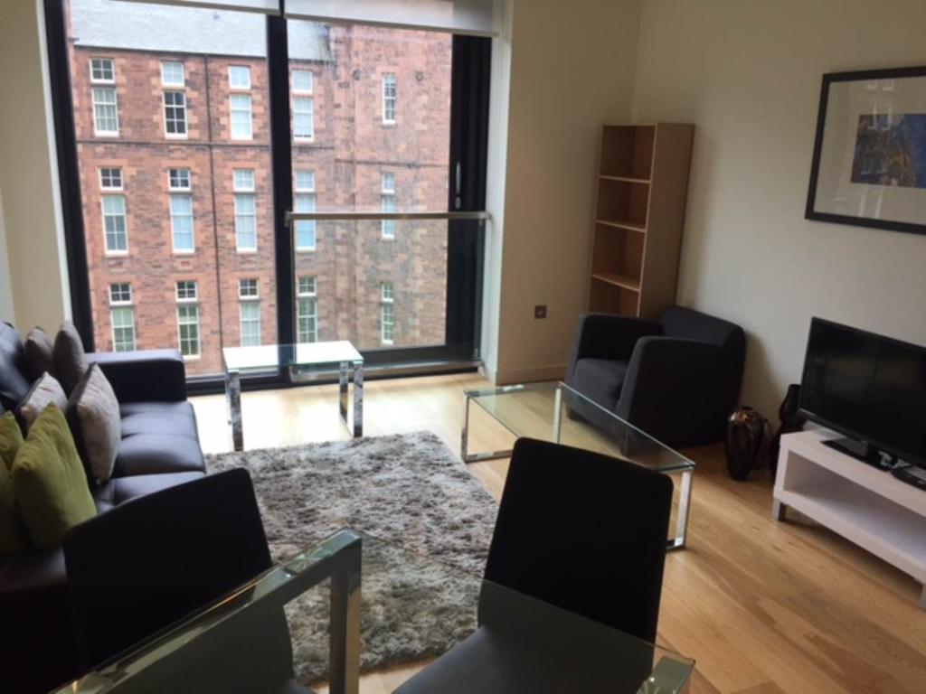 Simpson Loan, Quartermile, Edinburgh 1 bed flat - £1,300 pcm (£300 pw)