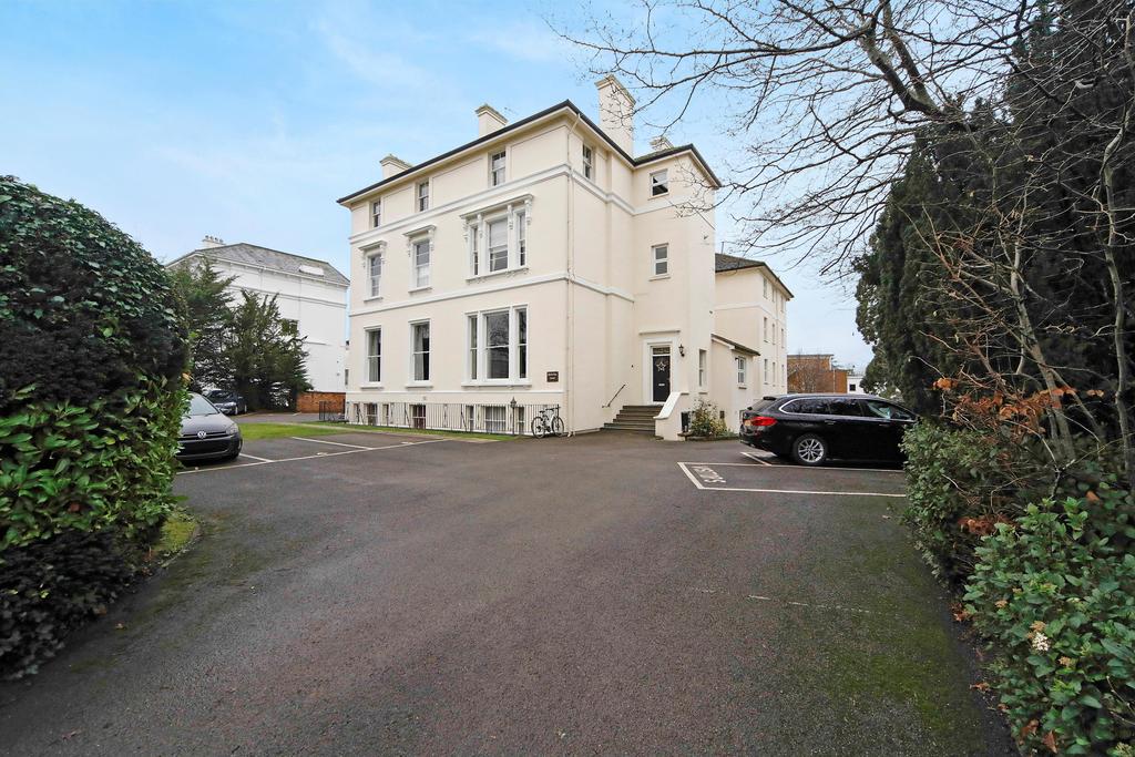 Pembridge Court, The Park... 3 bed flat - £625,000