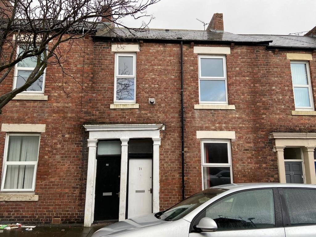 Addison Street, North Shields, Tyne... 2 bed property - £70,000