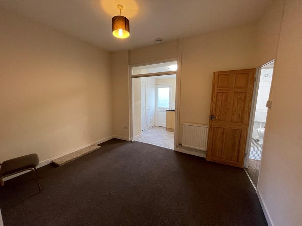 Thomas Place, Cymmer - Porth 3 bed terraced house - £450 pcm (£104 pw)