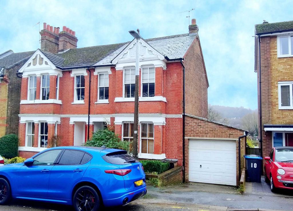 Moorland Road, Boxmoor 3 bed semi-detached house - £765,000