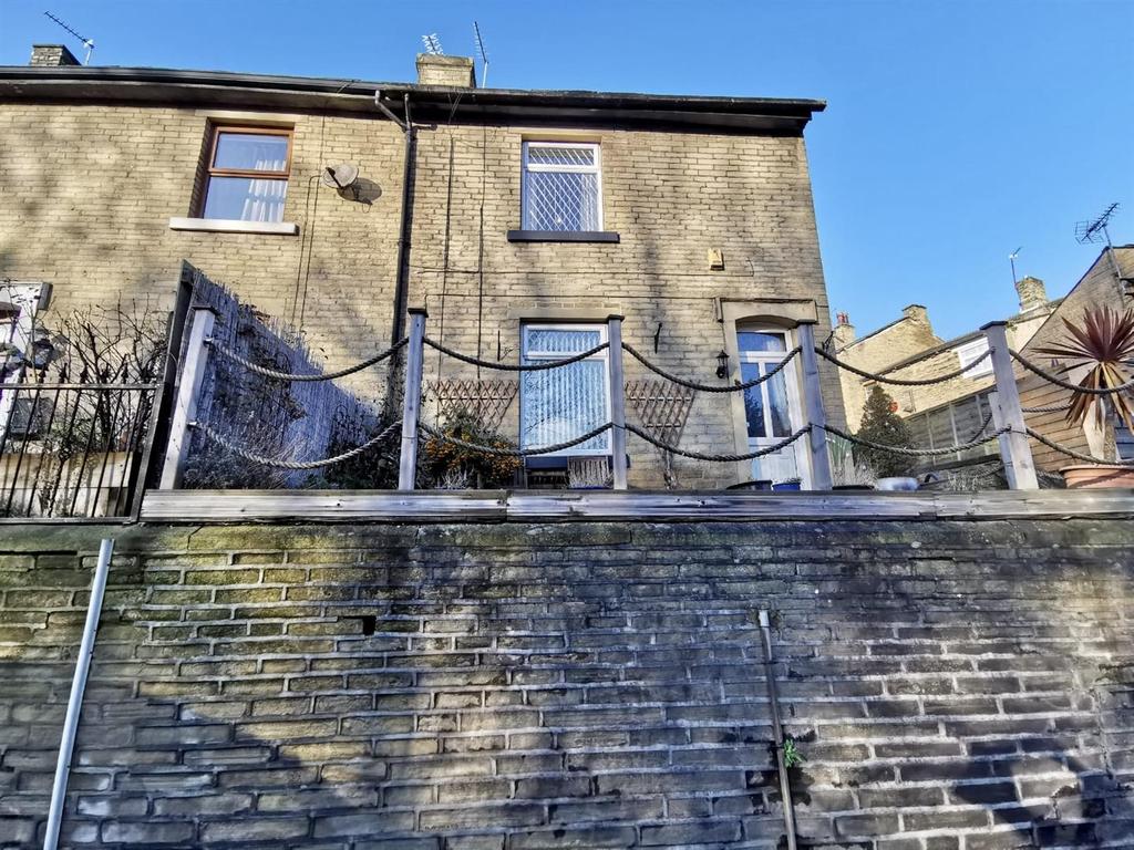 Bramston Street, Rastrick, Brighouse. 3 bed semi-detached house - £190,000